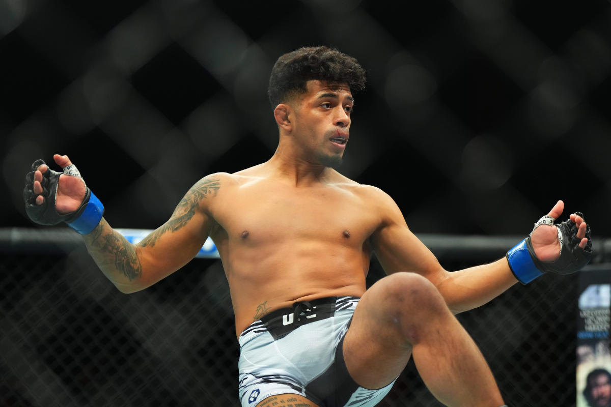 Jonathan Martinez: "The Dragon" Kelas Bantam UFC - Kulit Bundar