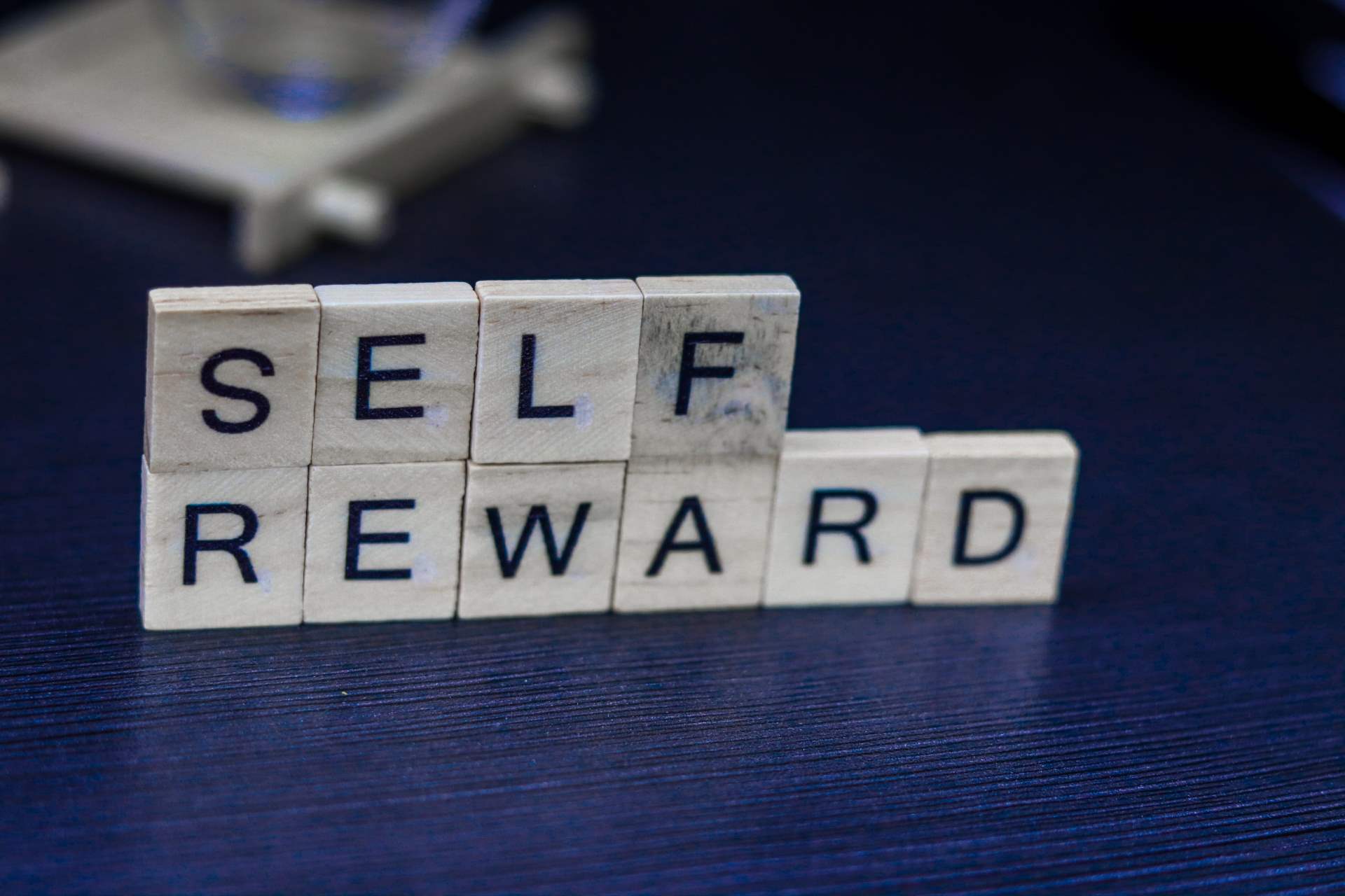 Self-Reward: Pentingnya Mengapresiasi Diri - Kulit Bundar