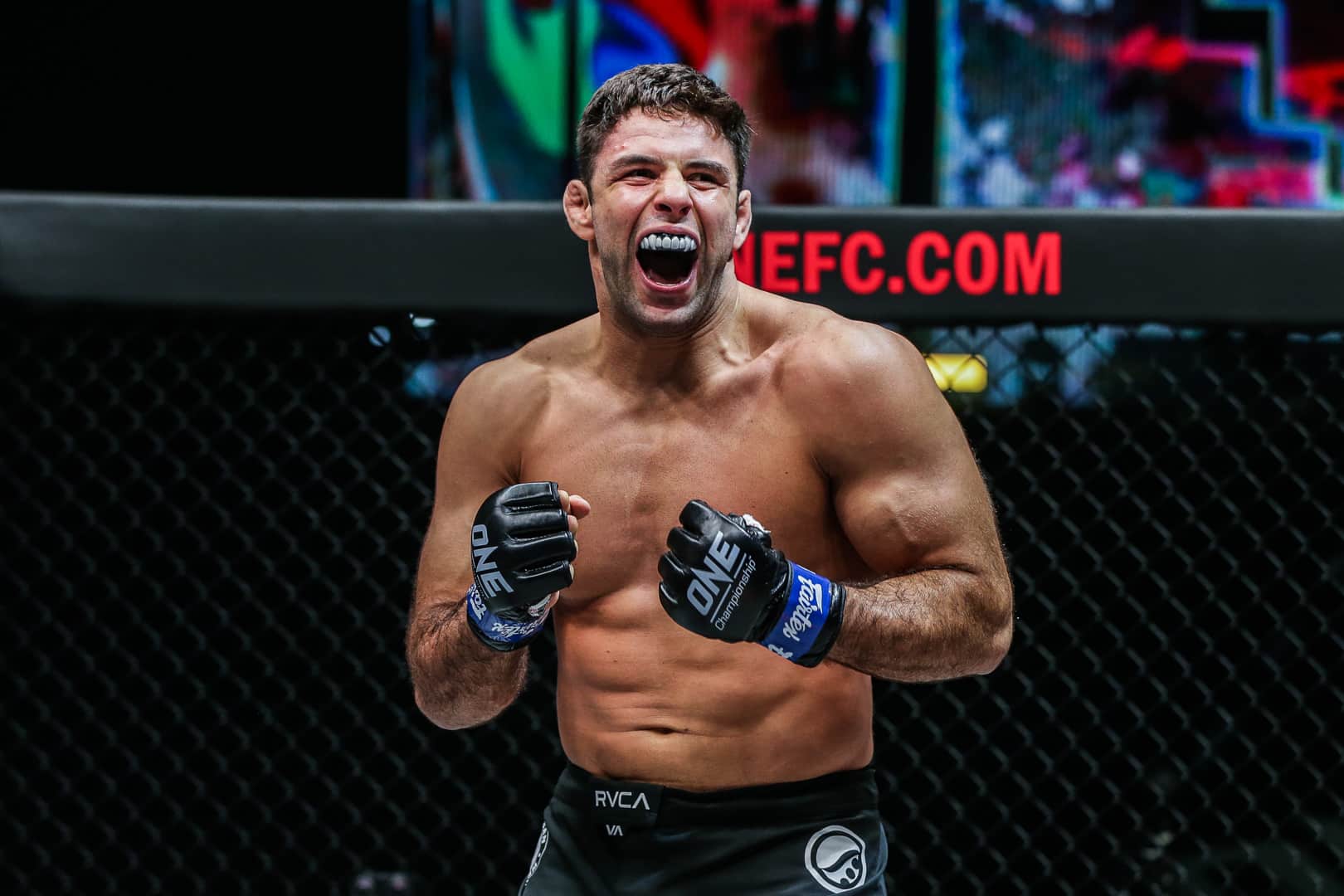 Marcus Almeida: Legenda BJJ Di Divisi Heavyweight UFC - Kulit Bundar